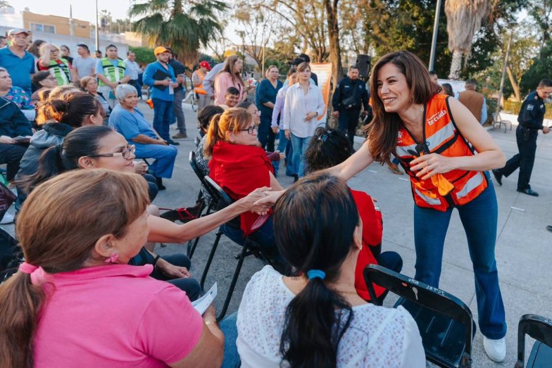 Verónica Delgadillo supervisa avance de obras en Miravalle