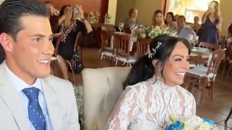 Joss Camaro, de los Wapayasos, se casa con Eli Castro, conductora de ...